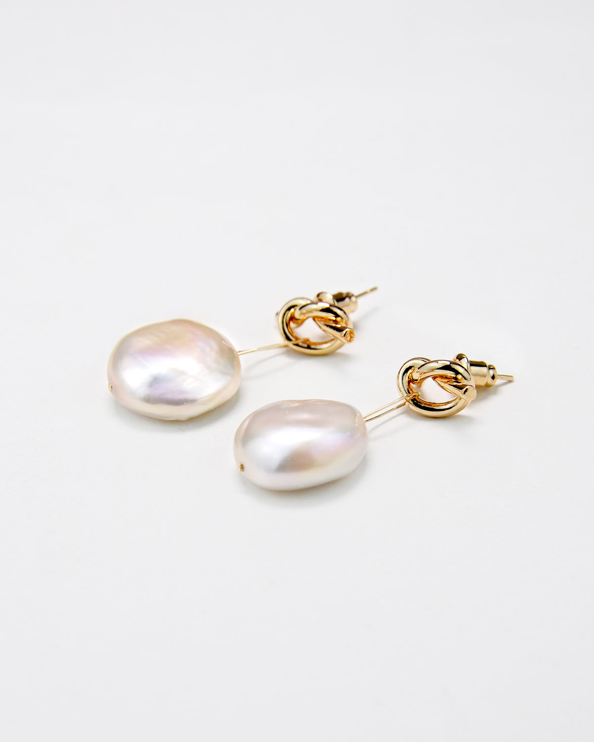 CHRISSY - Floating Baroque Pearl Earrings– Moon's Wish